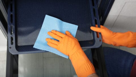How To Clean Oven Trays