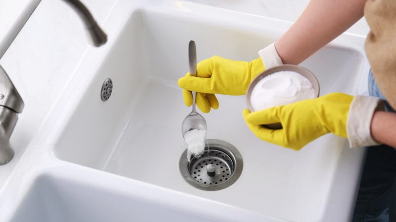 How To Clean A Kitchen Sink And Drain