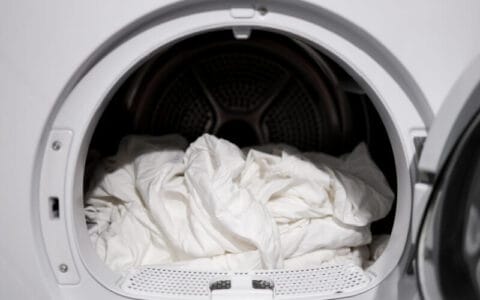 How To Whiten Sheets (Without Ruining Them!)